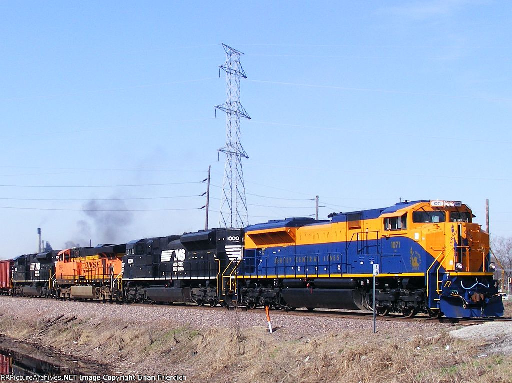 NS 1071 NS 1000 BNSF 5944 NS 1025